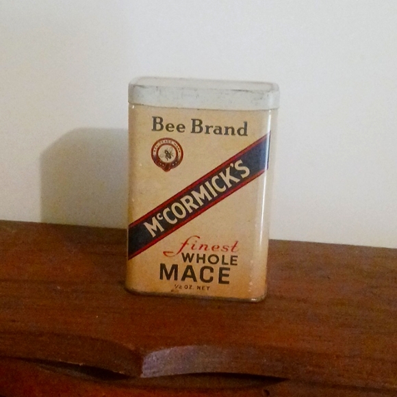 Bee Brand | Kitchen | Vintage Bee Brand Mccormicks Whole Mace Tin ...
